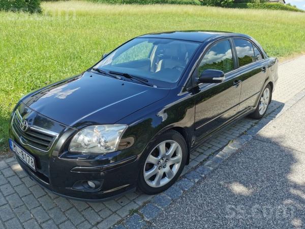 Черный Тойота Авенсис 2009 в Лиепая, объемом двигателя 2.40 л и пробегом 240 тыс. км за 2700 €, фото 2 на AUTOMOTO.COM.LV