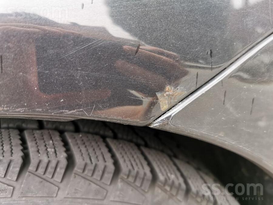 Black Toyota Avensis 2009 in Liepaja, with an engine capacity of 2.40 L and mileage of 240 thousand km for 2700 €, photo 13 on AUTOMOTO.COM.LV