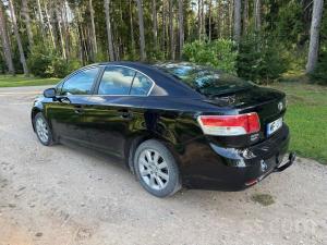Melns Toyota Avensis 2009 Tukums, ar dzinēja tilpumu 2.00 L un nobraukumu 310 tūkst. km par 2999 €, foto  vietnē AUTOMOTO.COM.LV