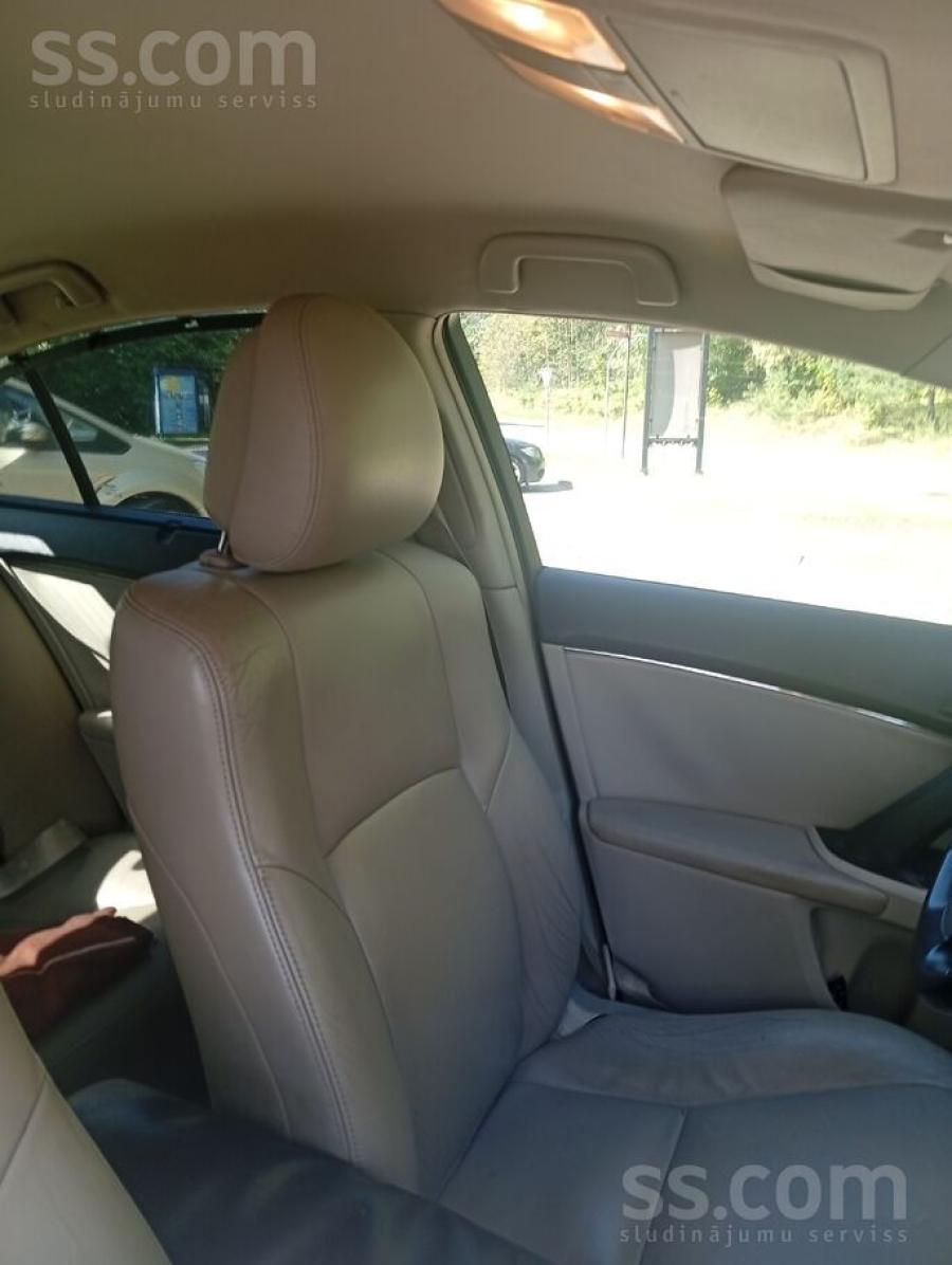Melns Toyota Avensis 2009 Krāslava, ar dzinēja tilpumu 2.20 L un nobraukumu 371 tūkst. km par 3900 €, foto 4 vietnē AUTOMOTO.COM.LV