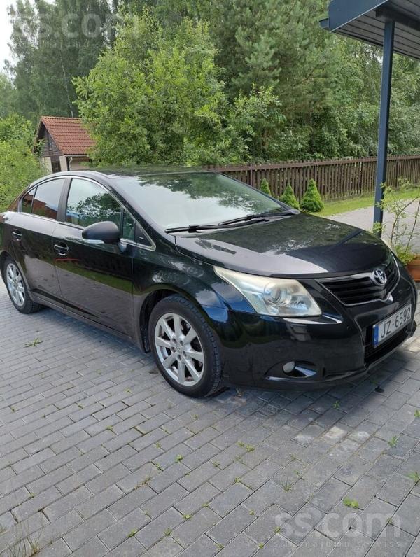 Black Toyota Avensis 2009 in Riga, with an engine capacity of 2.20 L and mileage of 287 thousand km for 3500 €, photo 1 on AUTOMOTO.COM.LV