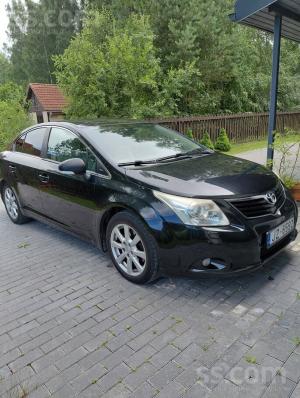 Black Toyota Avensis 2009 in Riga, with an engine capacity of 2.20 L and mileage of 287 thousand km for 3500 €, photo  on AUTOMOTO.COM.LV