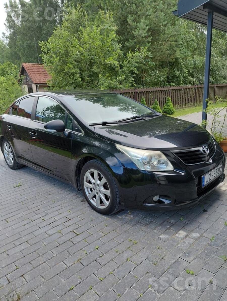 Черный Тойота Авенсис 2009 в Рига, объемом двигателя 2.20 л и пробегом 287 тыс. км за 3500 €, фото 1 на AUTOMOTO.COM.LV