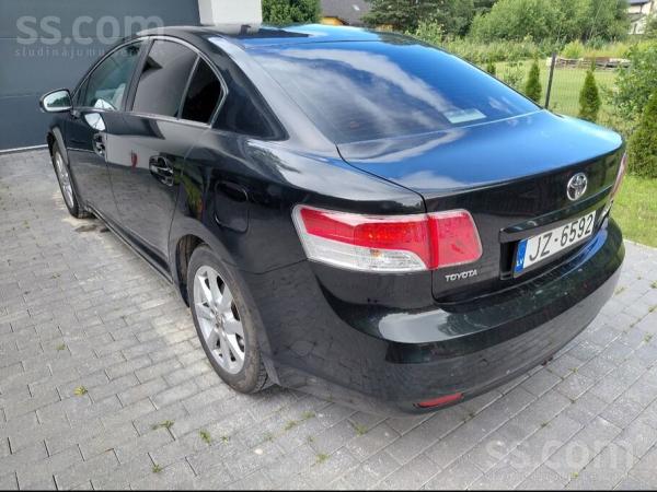 Black Toyota Avensis 2009 in Riga, with an engine capacity of 2.20 L and mileage of 287 thousand km for 3500 €, photo 3 on AUTOMOTO.COM.LV