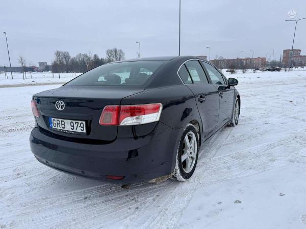 Black Toyota Avensis 2010 in Mazeikiai, with an engine capacity of 2.23 L and mileage of 360 thousand km for 4300 €, photo 4 on AUTOMOTO.COM.LV