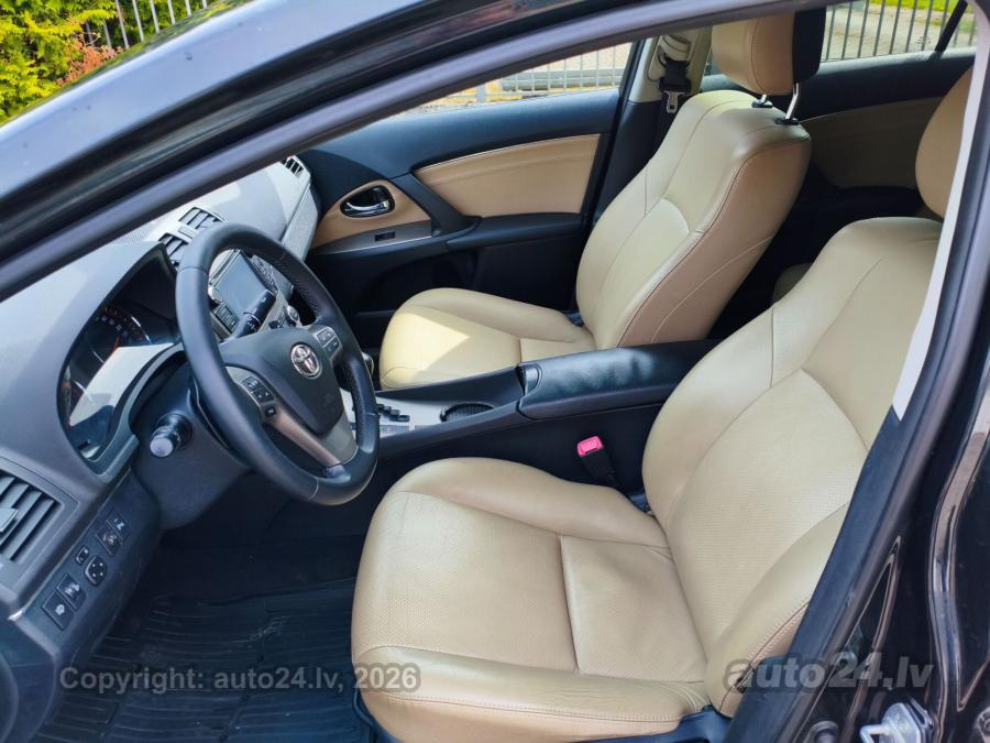 Черный Тойота Авенсис 2010 в Таллин, объемом двигателя 1.80 л и пробегом 144 тыс. км за 5500 €, фото 10 на AUTOMOTO.COM.LV