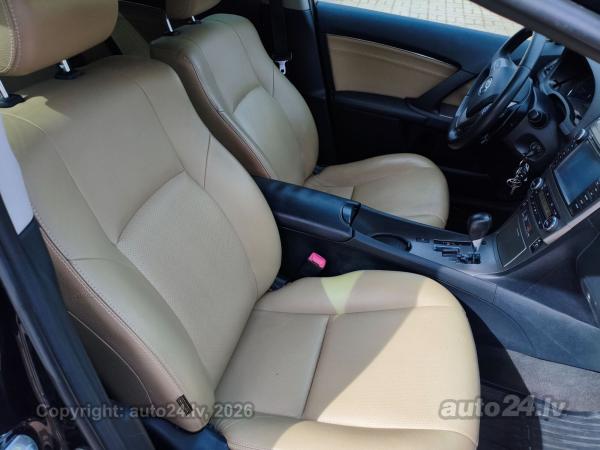 Черный Тойота Авенсис 2010 в Таллин, объемом двигателя 1.80 л и пробегом 144 тыс. км за 5500 €, фото 10 на AUTOMOTO.COM.LV