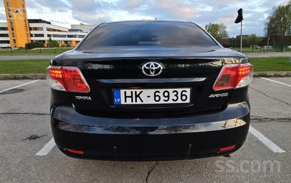 Черный Тойота Авенсис 2010 в Рига, объемом двигателя 2.00 л и пробегом 299 тыс. км за 3290 €, фото 2 на AUTOMOTO.COM.LV
