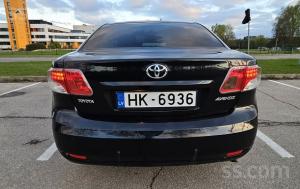 Black Toyota Avensis 2010 in Riga, with an engine capacity of 2.00 L and mileage of 299 thousand km for 3290 €, photo 3 on AUTOMOTO.COM.LV
