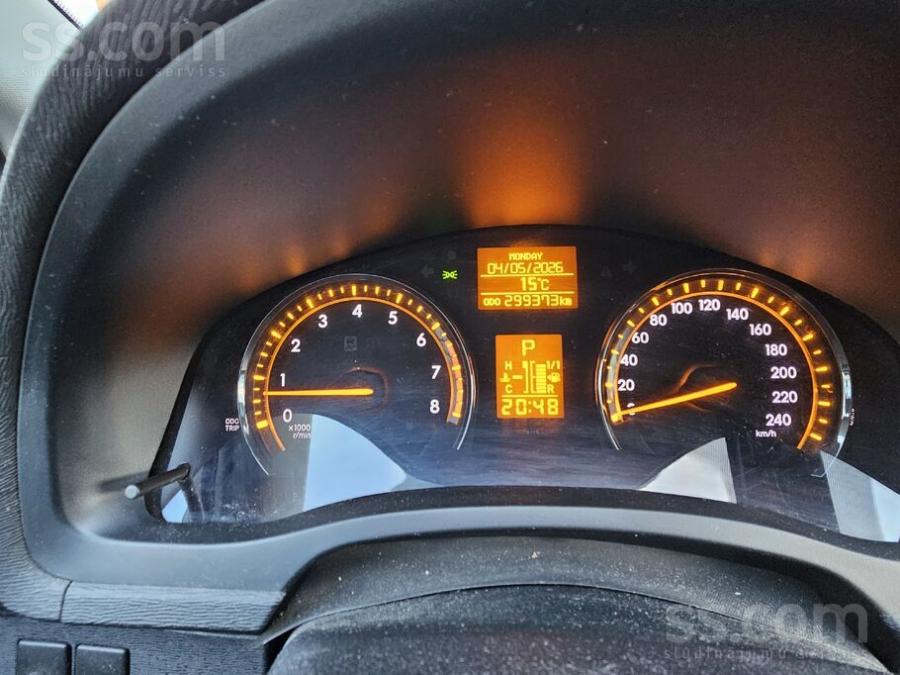 Black Toyota Avensis 2010 in Riga, with an engine capacity of 2.00 L and mileage of 299 thousand km for 3290 €, photo 15 on AUTOMOTO.COM.LV