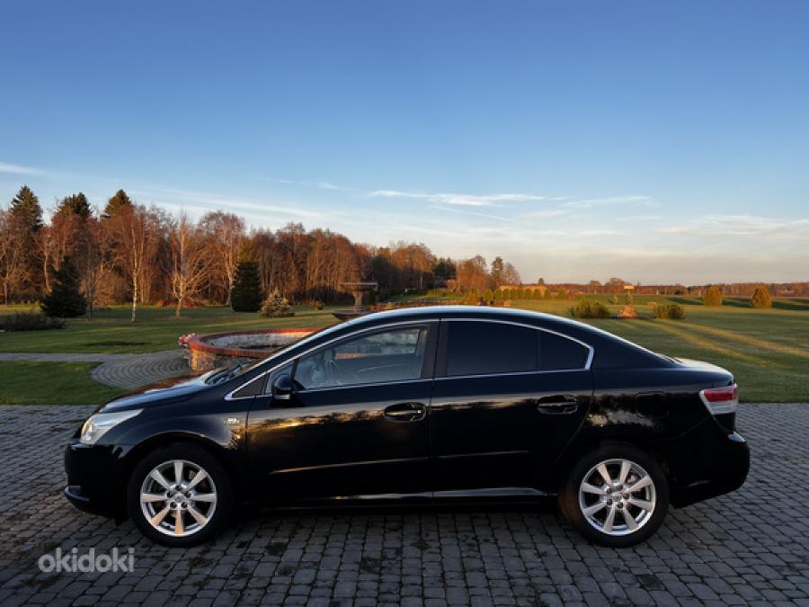 Black Toyota Avensis 2010 in Tallinn, with an engine capacity of 2.20 L and mileage of 189 thousand km for 6500 €, photo 6 on AUTOMOTO.COM.LV