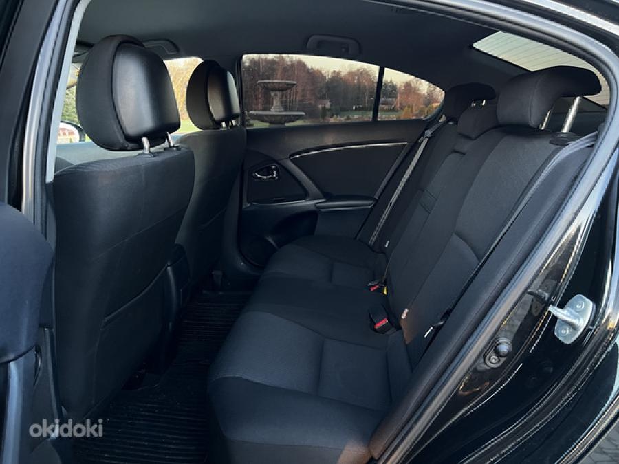 Black Toyota Avensis 2010 in Tallinn, with an engine capacity of 2.20 L and mileage of 189 thousand km for 6500 €, photo 11 on AUTOMOTO.COM.LV