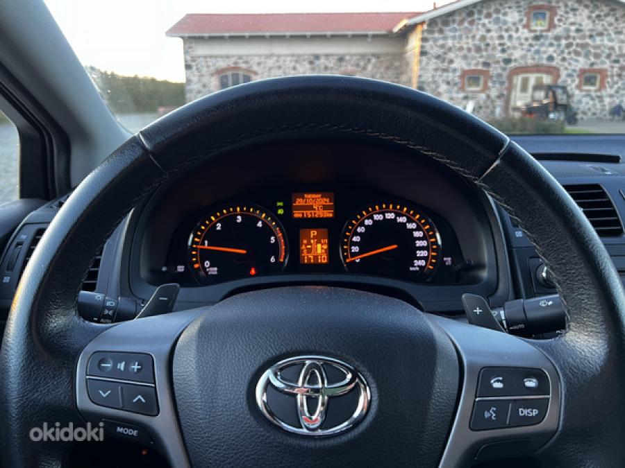 Black Toyota Avensis 2010 in Tallinn, with an engine capacity of 2.20 L and mileage of 189 thousand km for 6500 €, photo 13 on AUTOMOTO.COM.LV