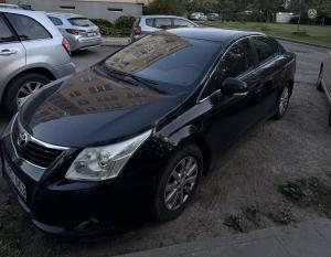 Melns Toyota Avensis 2010 Viļņa, ar dzinēja tilpumu 2.00 L un nobraukumu 366 tūkst. km par 2500 €, foto  vietnē AUTOMOTO.COM.LV