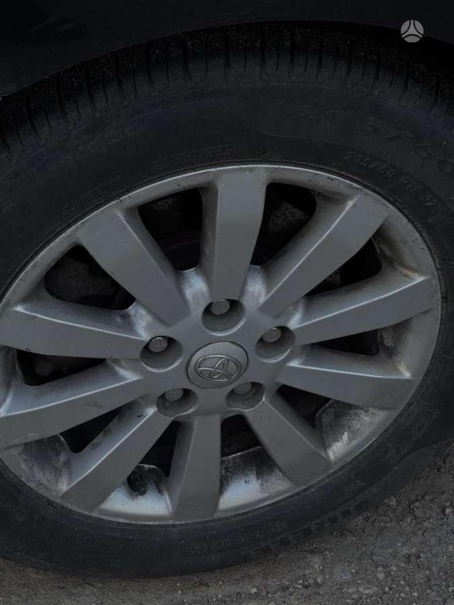 Melns Toyota Avensis 2010 Viļņa, ar dzinēja tilpumu 2.00 L un nobraukumu 366 tūkst. km par 2500 €, foto 4 vietnē AUTOMOTO.COM.LV