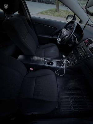 Melns Toyota Avensis 2010 Viļņa, ar dzinēja tilpumu 2.00 L un nobraukumu 366 tūkst. km par 2500 €, foto 6 vietnē AUTOMOTO.COM.LV