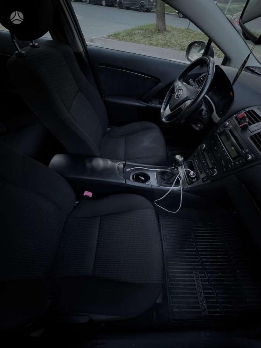 Melns Toyota Avensis 2010 Viļņa, ar dzinēja tilpumu 2.00 L un nobraukumu 366 tūkst. km par 2500 €, foto 6 vietnē AUTOMOTO.COM.LV