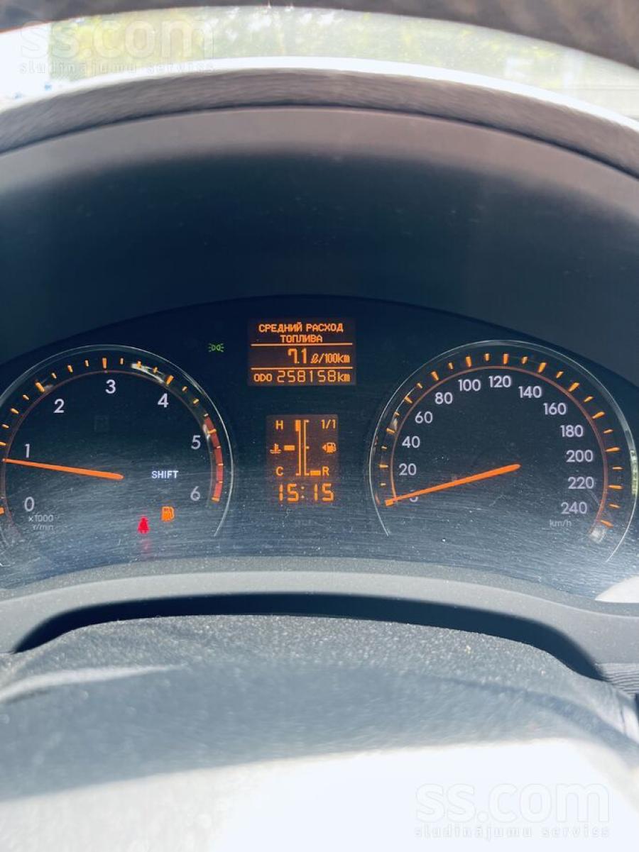 Black Toyota Avensis 2010 in Riga, with an engine capacity of 2.00 L and mileage of 258 thousand km for 3150 €, photo 8 on AUTOMOTO.COM.LV