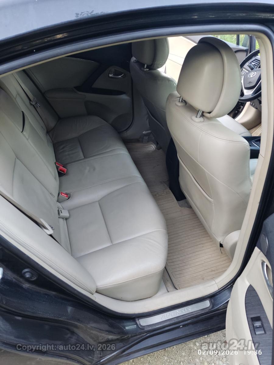 Melns Toyota Avensis 2010 Tallina, ar dzinēja tilpumu 1.80 L un nobraukumu 308 tūkst. km par 4000 €, foto 12 vietnē AUTOMOTO.COM.LV
