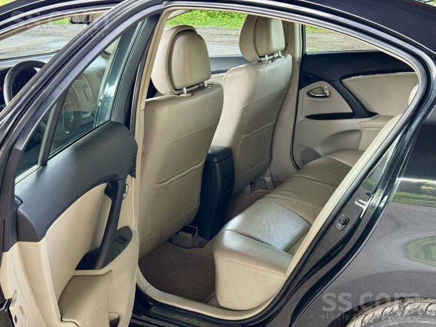 Melns Toyota Avensis 2011 Rīga, ar dzinēja tilpumu 2.20 L un nobraukumu 153 tūkst. km par 6490 €, foto 8 vietnē AUTOMOTO.COM.LV