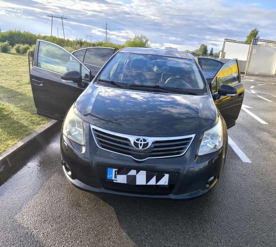 Melns Toyota Avensis 2011 Šauļi, ar dzinēja tilpumu 2.00 L un nobraukumu 290 tūkst. km par 4400 €, foto 4 vietnē AUTOMOTO.COM.LV