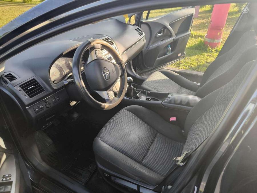 Melns Toyota Avensis 2011 Šauļi, ar dzinēja tilpumu 2.00 L un nobraukumu 290 tūkst. km par 4400 €, foto 6 vietnē AUTOMOTO.COM.LV