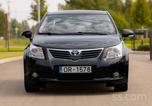 Черный Тойота Авенсис 2011 в Рига, объемом двигателя 2.00 л и пробегом 210 тыс. км за 4590 €, фото 3 на AUTOMOTO.COM.LV
