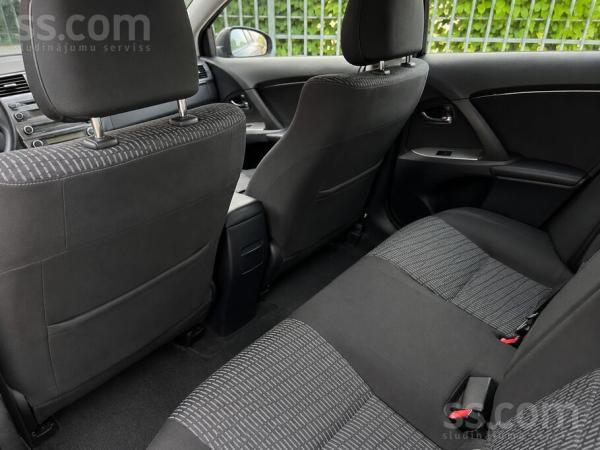 Черный Тойота Авенсис 2011 в Рига, объемом двигателя 2.00 л и пробегом 210 тыс. км за 4590 €, фото 8 на AUTOMOTO.COM.LV