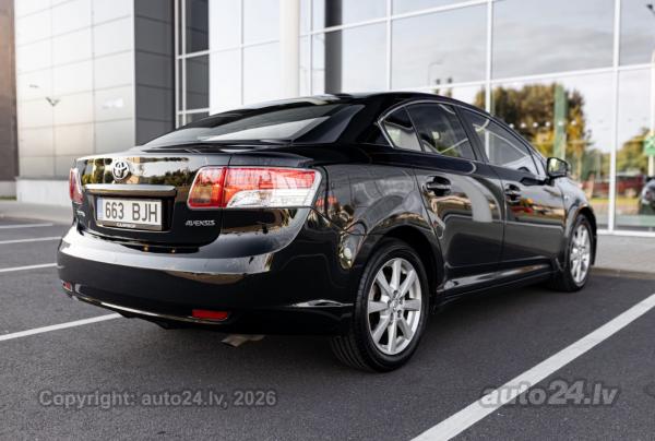 Melns Toyota Avensis 2011 Tallina, ar dzinēja tilpumu 2.20 L un nobraukumu 205 tūkst. km par 5999 €, foto 7 vietnē AUTOMOTO.COM.LV
