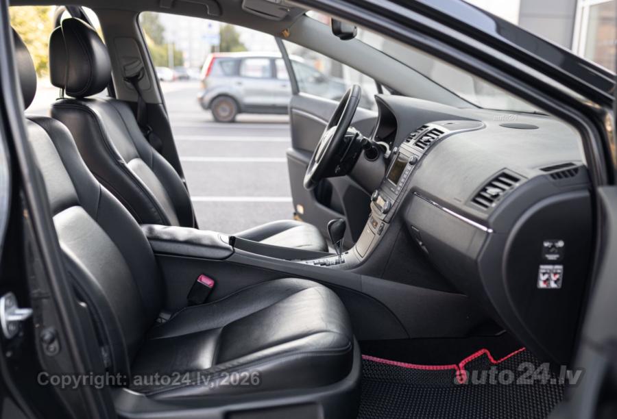 Черный Тойота Авенсис 2011 в Таллин, объемом двигателя 2.20 л и пробегом 205 тыс. км за 5999 €, фото 16 на AUTOMOTO.COM.LV