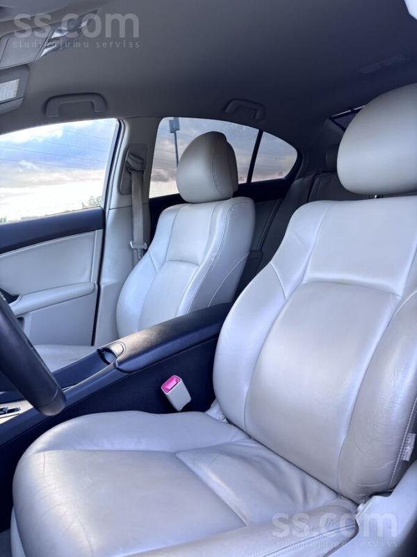 Melns Toyota Avensis 2011 Rīga, ar dzinēja tilpumu 2.20 L un nobraukumu 88 tūkst. km par 6800 €, foto 7 vietnē AUTOMOTO.COM.LV