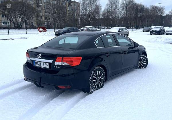 Черный Тойота Авенсис 2012 в Каунас, объемом двигателя 2.00 л и пробегом 250 тыс. км за 5000 €, фото 5 на AUTOMOTO.COM.LV