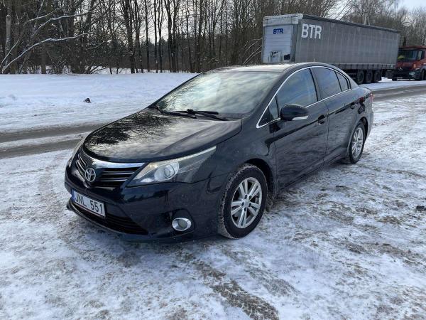 Black Toyota Avensis 2012 in Vilnius, with an engine capacity of 2.00 L and mileage of 255 thousand km for 4800 €, photo 1 on AUTOMOTO.COM.LV