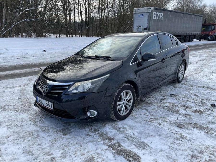 Melns Toyota Avensis 2012 Viļņa, ar dzinēja tilpumu 2.00 L un nobraukumu 255 tūkst. km par 4800 €, foto 1 vietnē AUTOMOTO.COM.LV