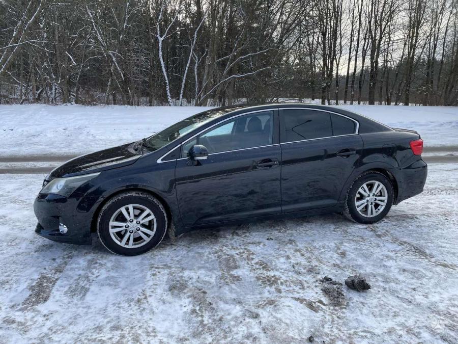 Melns Toyota Avensis 2012 Viļņa, ar dzinēja tilpumu 2.00 L un nobraukumu 255 tūkst. km par 4800 €, foto 2 vietnē AUTOMOTO.COM.LV