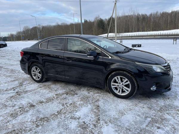 Black Toyota Avensis 2012 in Vilnius, with an engine capacity of 2.00 L and mileage of 255 thousand km for 4800 €, photo 4 on AUTOMOTO.COM.LV