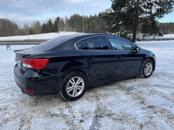 Black Toyota Avensis 2012 in Vilnius, with an engine capacity of 2.00 L and mileage of 255 thousand km for 4800 €, photo 6 on AUTOMOTO.COM.LV