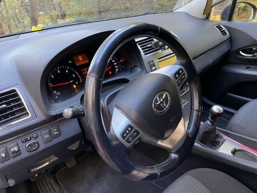Melns Toyota Avensis 2012 Viļņa, ar dzinēja tilpumu 2.00 L un nobraukumu 255 tūkst. km par 4800 €, foto 19 vietnē AUTOMOTO.COM.LV