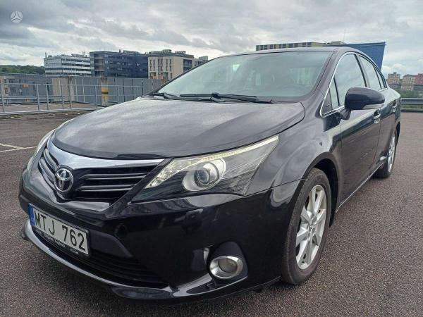 Black Toyota Avensis 2012 in Vilnius, with an engine capacity of 2.00 L and mileage of 280 thousand km for 4950 €, photo 1 on AUTOMOTO.COM.LV
