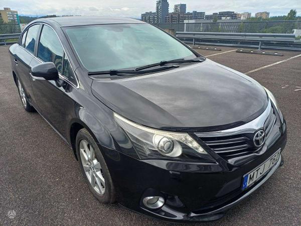 Black Toyota Avensis 2012 in Vilnius, with an engine capacity of 2.00 L and mileage of 280 thousand km for 4950 €, photo 3 on AUTOMOTO.COM.LV