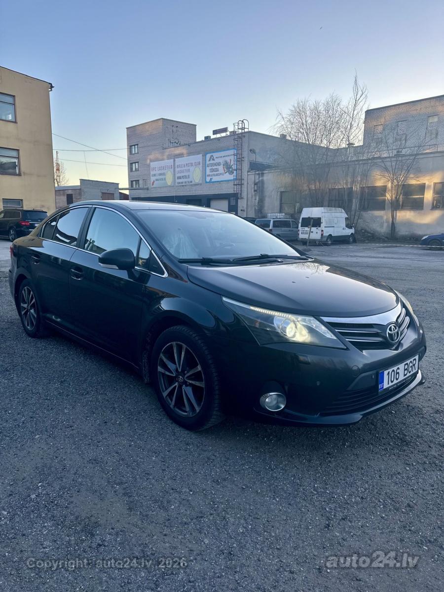 Black Toyota Avensis 2012 in Tallinn, with an engine capacity of 1.80 L and mileage of 278 thousand km for 6499 €, photo 5 on AUTOMOTO.COM.LV