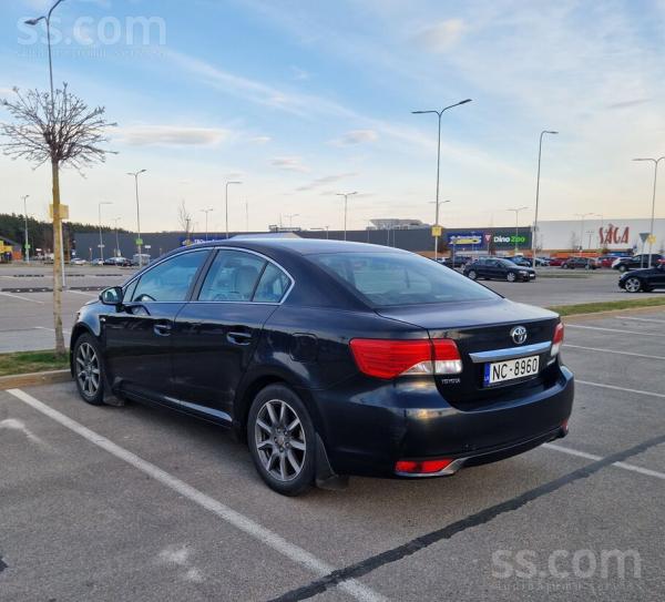 Melns Toyota Avensis 2012 Rīga, ar dzinēja tilpumu 2.20 L un nobraukumu 230 tūkst. km par 5400 €, foto 3 vietnē AUTOMOTO.COM.LV