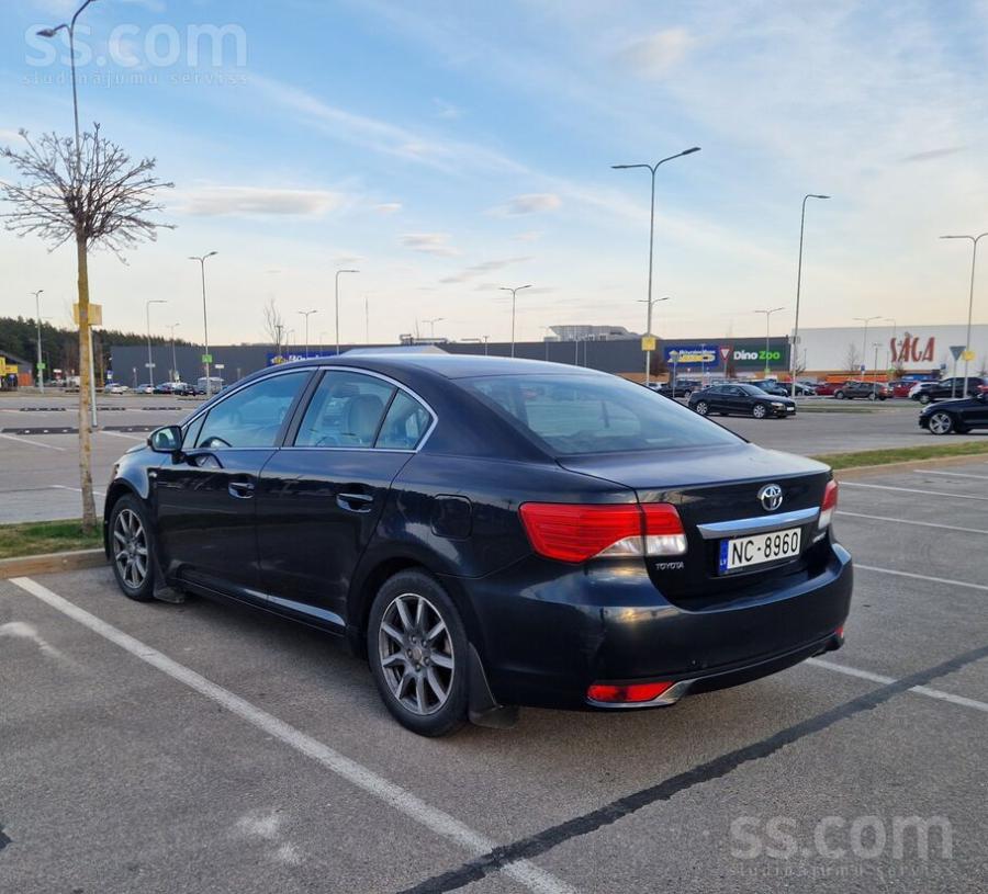 Melns Toyota Avensis 2012 Rīga, ar dzinēja tilpumu 2.20 L un nobraukumu 230 tūkst. km par 5400 €, foto 4 vietnē AUTOMOTO.COM.LV