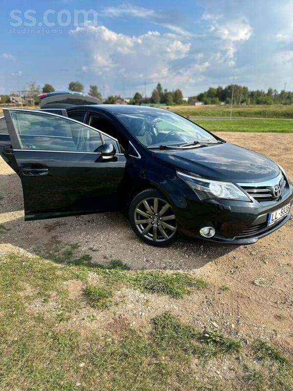 Черный Тойота Авенсис 2012 в Прейли, объемом двигателя 1.80 л и пробегом 252 тыс. км за 5700 €, фото 1 на AUTOMOTO.COM.LV