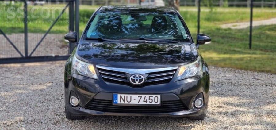 Черный Тойота Авенсис 2012 в Елгава, объемом двигателя 2.00 л и пробегом 232 тыс. км за 5490 €, фото 3 на AUTOMOTO.COM.LV