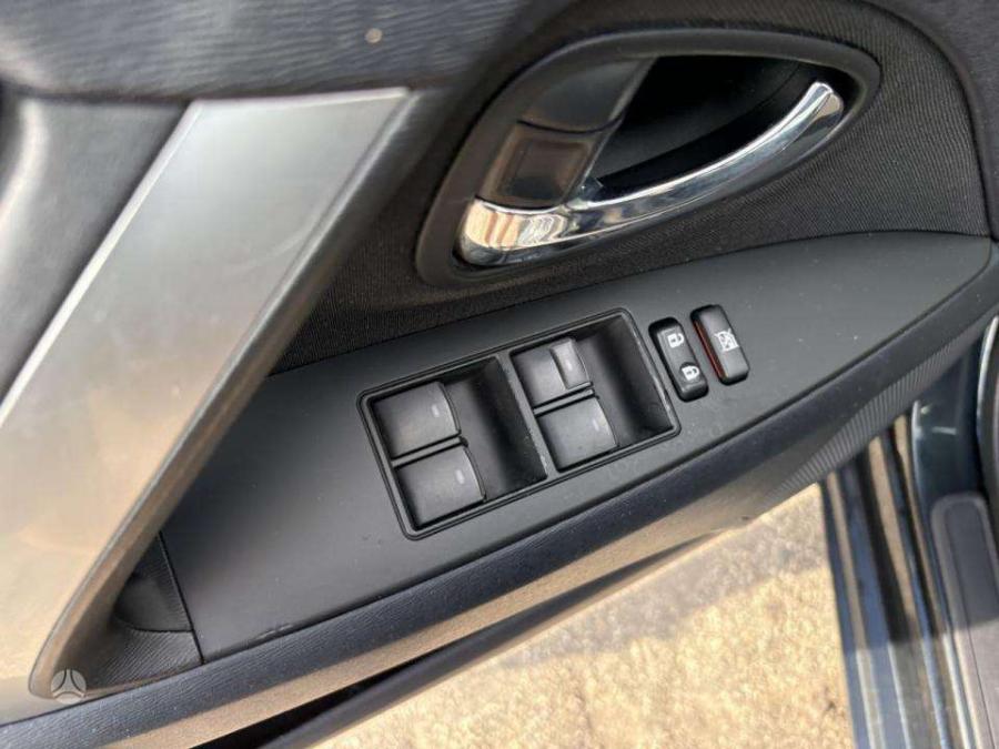 Black Toyota Avensis 2012 in Radviliskis, with an engine capacity of 1.80 L and mileage of 199 thousand km for 6750 €, photo 14 on AUTOMOTO.COM.LV