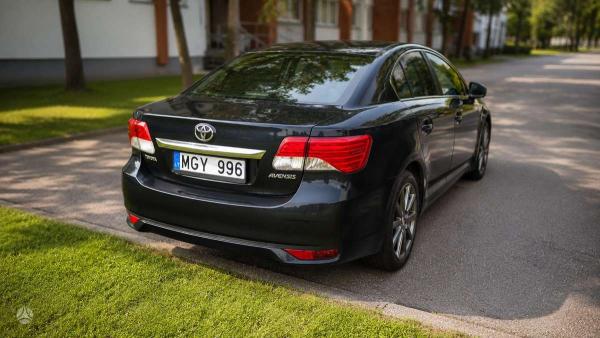 Black Toyota Avensis 2012 in Siauliai, with an engine capacity of 2.23 L and mileage of 393 thousand km for 5600 €, photo 9 on AUTOMOTO.COM.LV