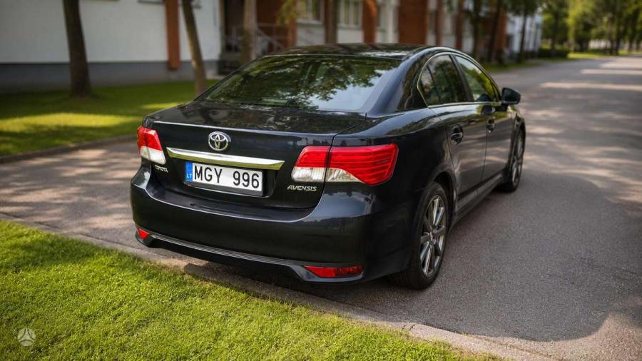Melns Toyota Avensis 2012 Šauļi, ar dzinēja tilpumu 2.23 L un nobraukumu 393 tūkst. km par 5600 €, foto 10 vietnē AUTOMOTO.COM.LV