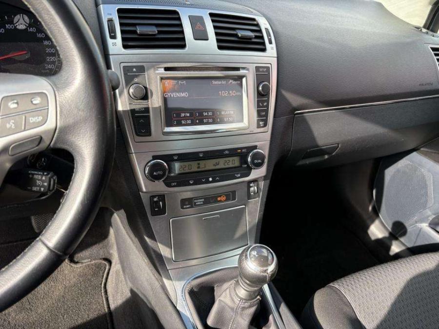 Черный Тойота Авенсис 2012 в Радвилишкис, объемом двигателя 1.80 л и пробегом 199 тыс. км за 6550 €, фото 16 на AUTOMOTO.COM.LV