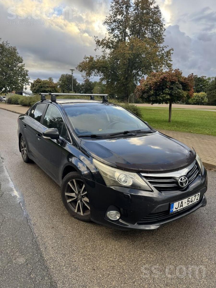 Melns Toyota Avensis 2012 Rīga, ar dzinēja tilpumu 2.00 L un nobraukumu 264 tūkst. km par 4200 €, foto 3 vietnē AUTOMOTO.COM.LV